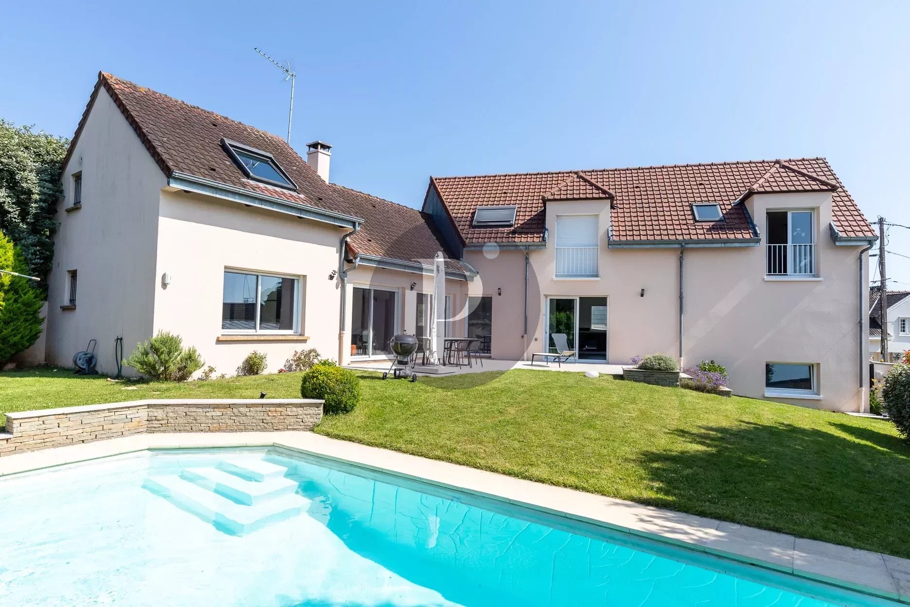 Maison 7 pieces Excellent Etat - Les Agences Primo